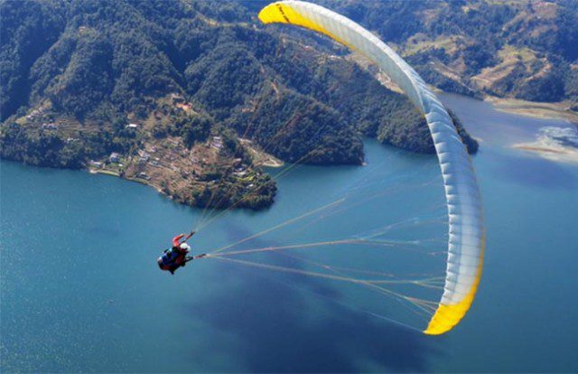 International pilot dead while performing 'Paragliding'