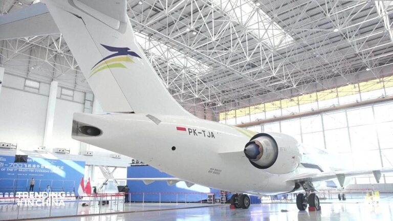 Meet Comac ARJ21: China's first jet-propelled regional airliner.